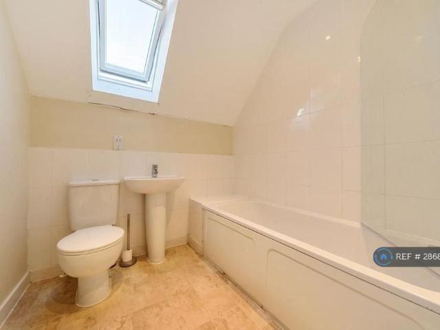 4 bedroom terraced house to rent