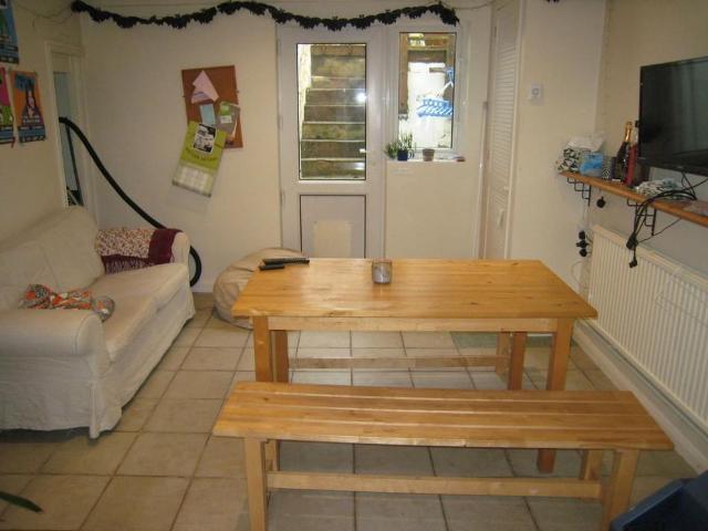 4 bedroom terraced house to rent