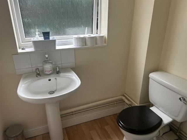 4 bedroom terraced house to rent