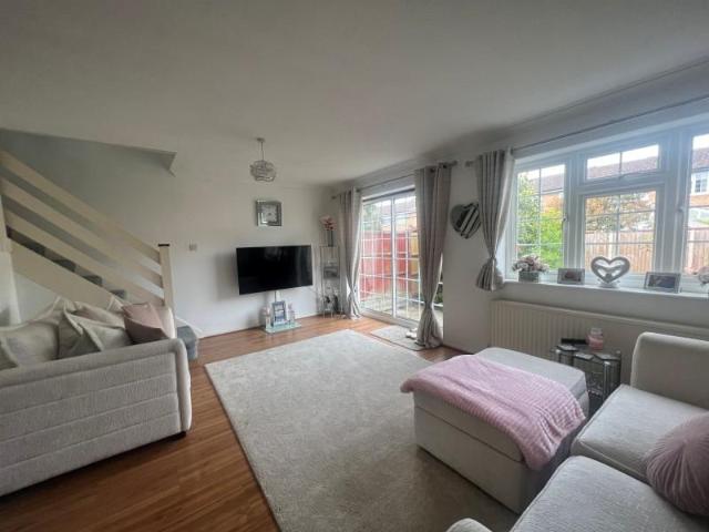 4 bedroom terraced house to rent