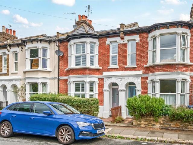 4 bedroom terraced house to rent