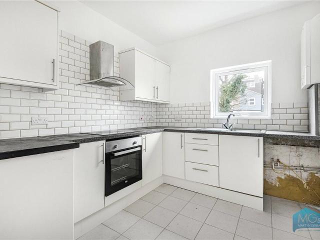 4 bedroom terraced house to rent