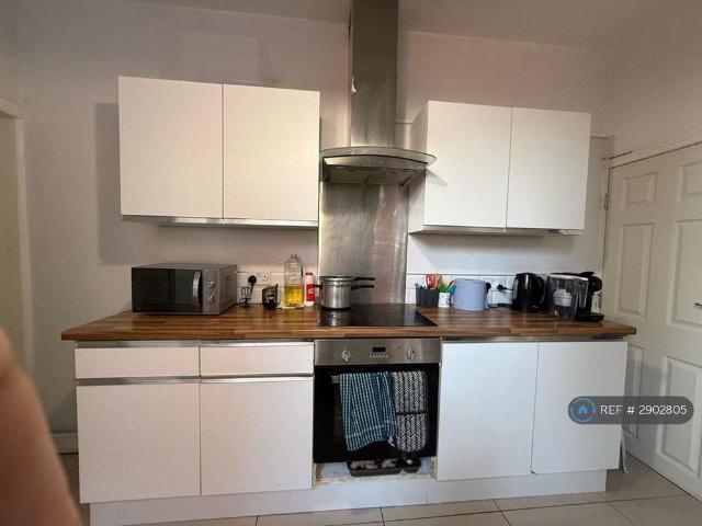 4 bedroom terraced house to rent