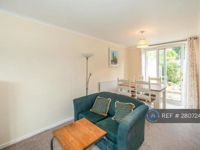 4 bedroom terraced house to rent