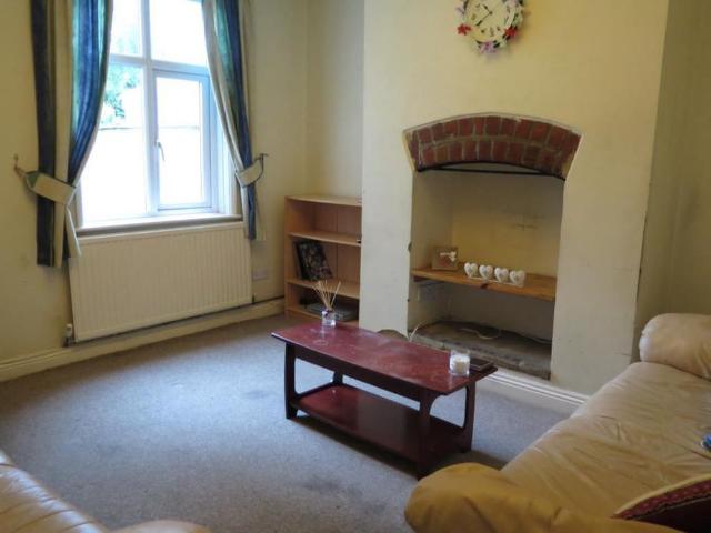 4 bedroom terraced house to rent