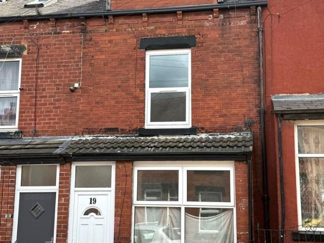 4 bedroom terraced house to rent