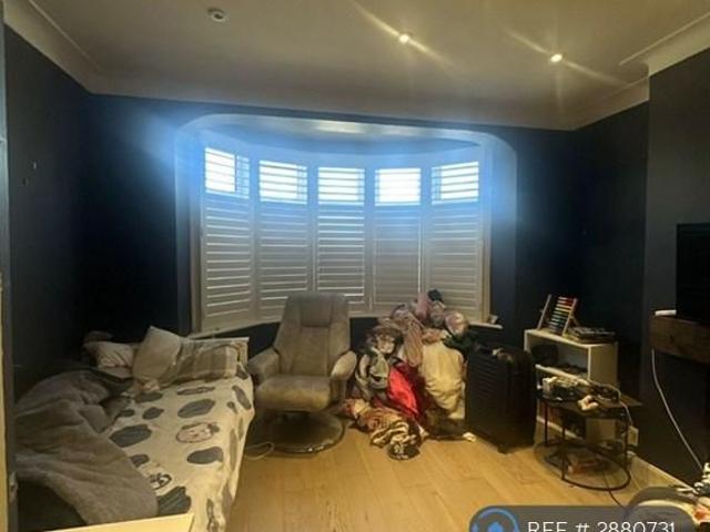 4 bedroom terraced house to rent