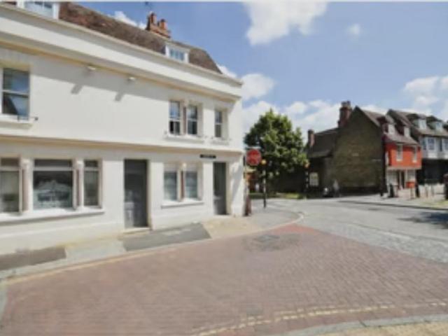 4 bedroom terraced house to rent