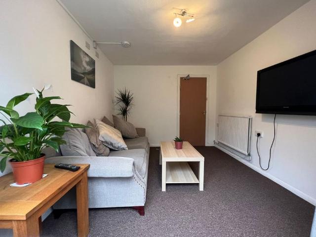 4 bedroom terraced house to rent