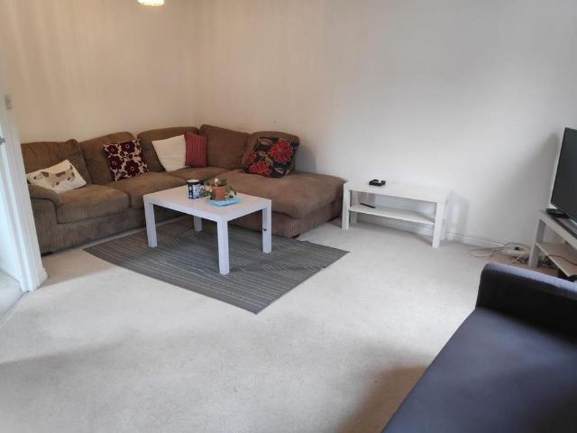 4 bedroom terraced house to rent