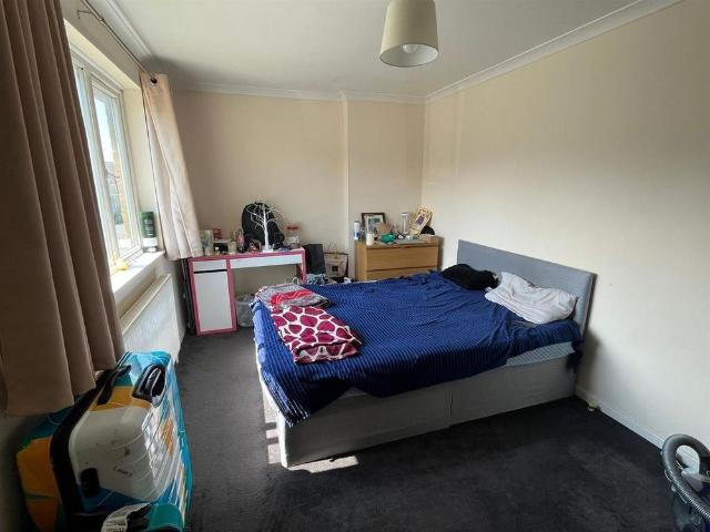 4 bedroom terraced house to rent