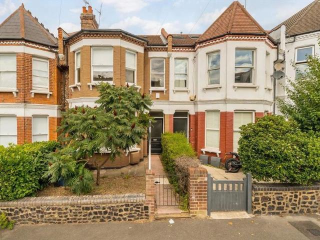 4 bedroom terraced house to rent