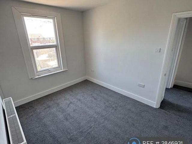 4 bedroom terraced house to rent