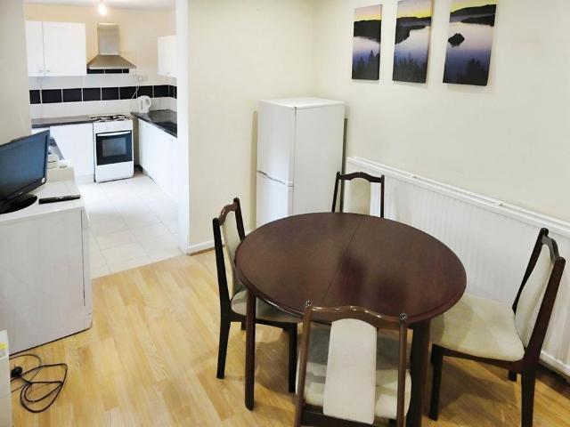 4 bedroom terraced house to rent