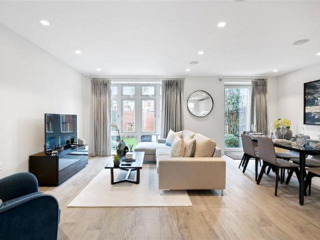 4 bedroom terraced house to rent
