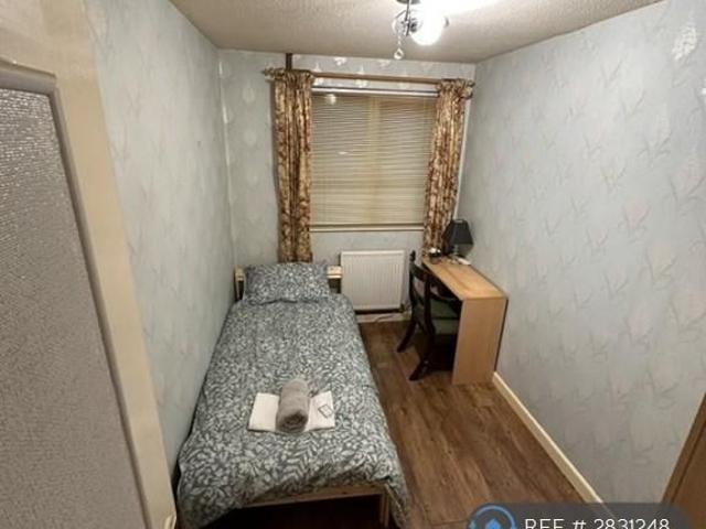4 bedroom terraced house to rent