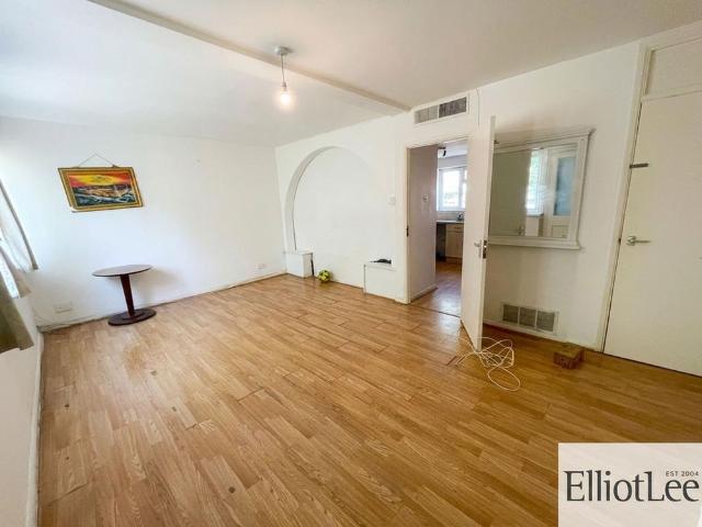 4 bedroom terraced house to rent