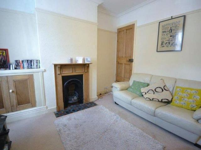 4 bedroom terraced house to rent