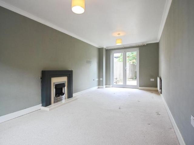 4 bedroom terraced house to rent