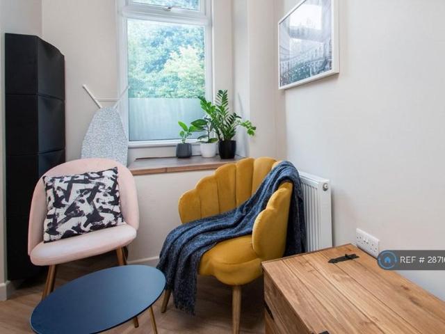 4 bedroom terraced house to rent
