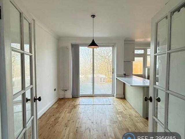 4 bedroom terraced house to rent