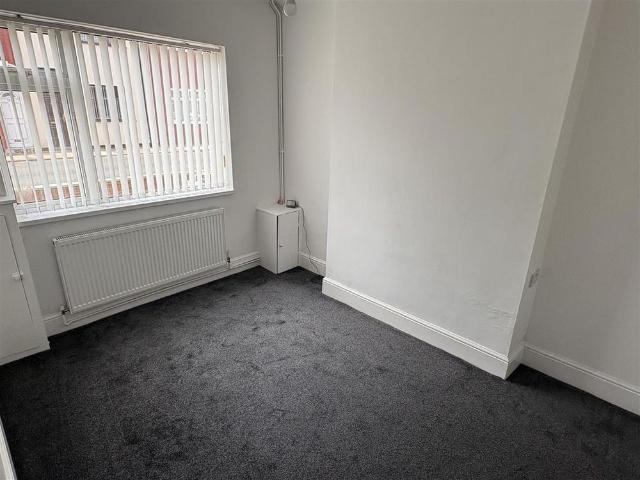 4 bedroom terraced house to rent