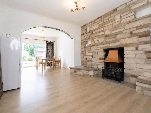 4 bedroom terraced house to rent