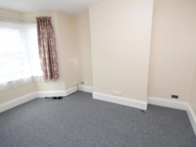 4 bedroom terraced house to rent