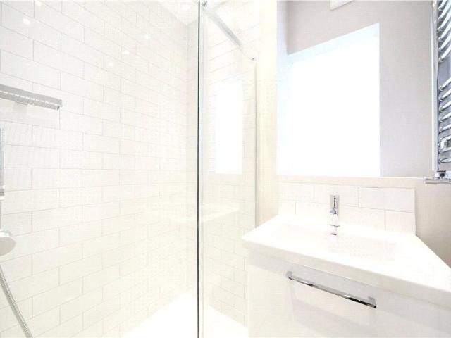 4 bedroom terraced house to rent