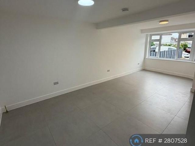 4 bedroom terraced house to rent