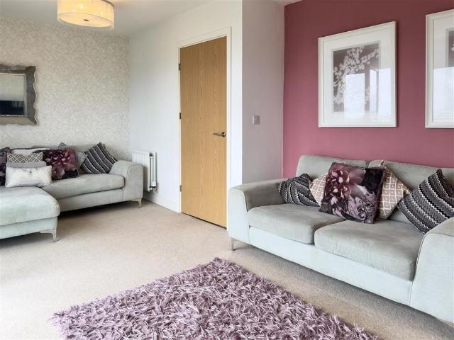 4 bedroom terraced house to rent