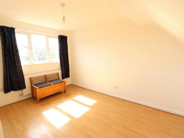 4 bedroom terraced house to rent