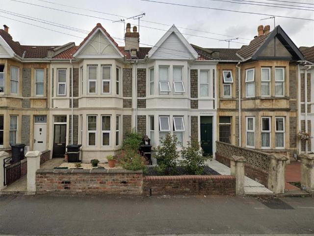 4 bedroom terraced house to rent