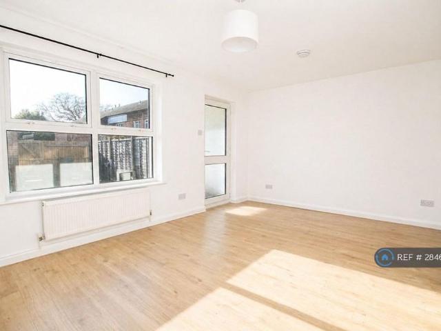4 bedroom terraced house to rent