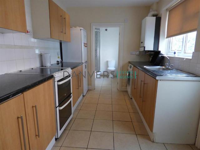 4 bedroom terraced house to rent