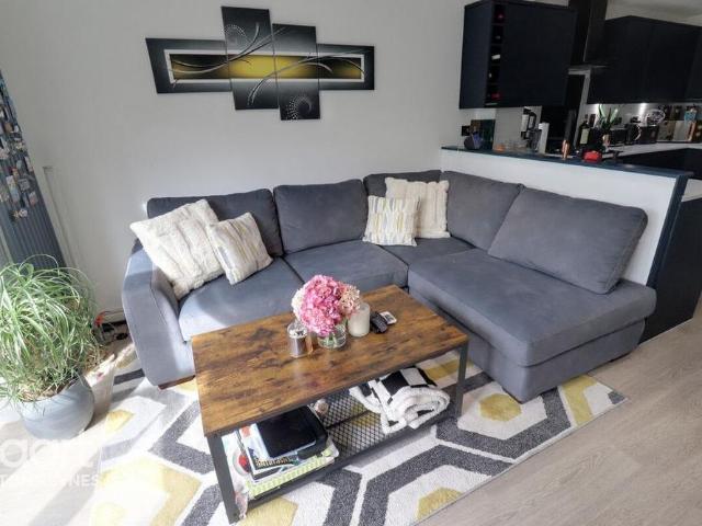 4 bedroom terraced house to rent