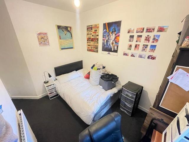 4 bedroom terraced house to rent