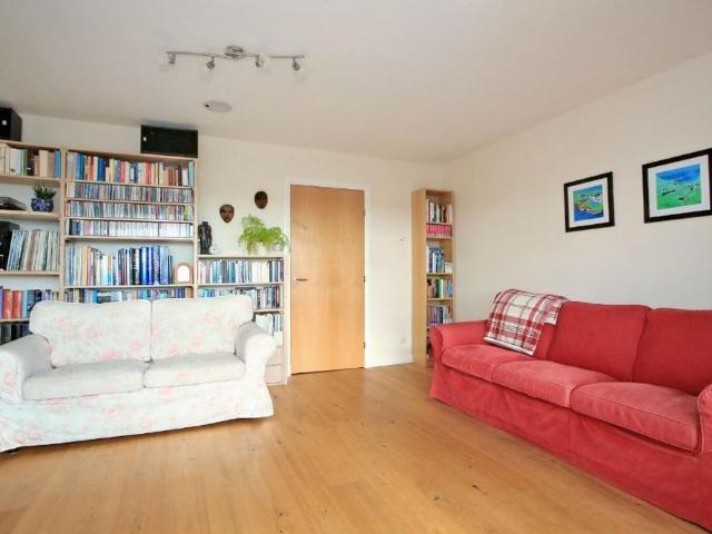 4 bedroom terraced house to rent