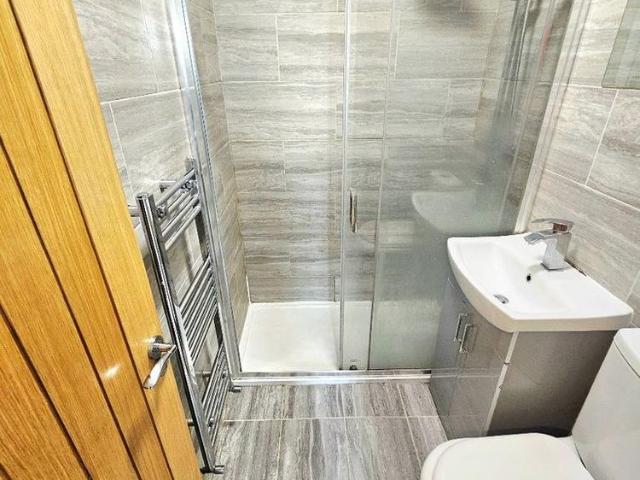 4 bedroom terraced house to rent