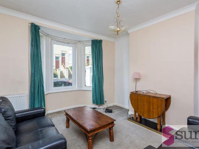 4 bedroom terraced house to rent