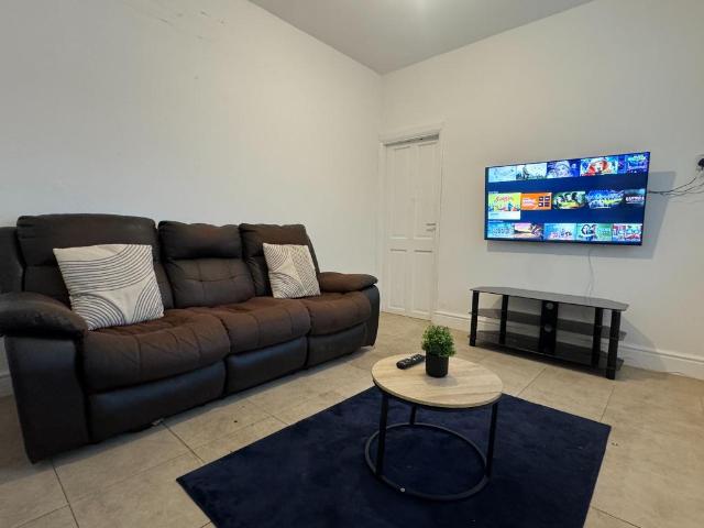 4 bedroom terraced house to rent