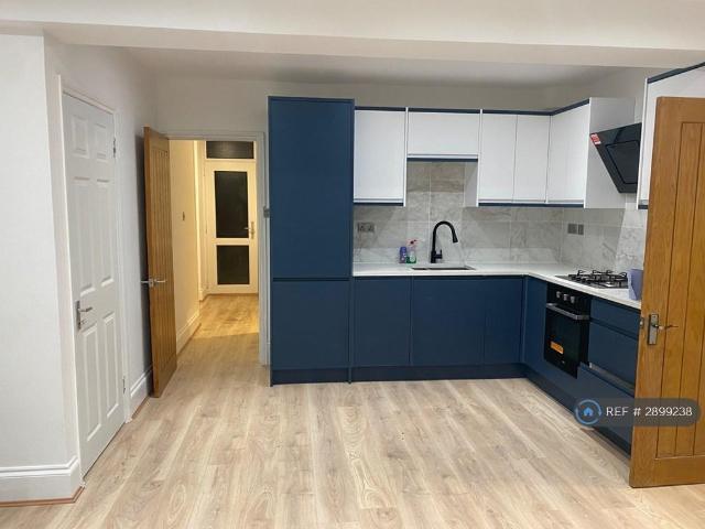 4 bedroom terraced house to rent