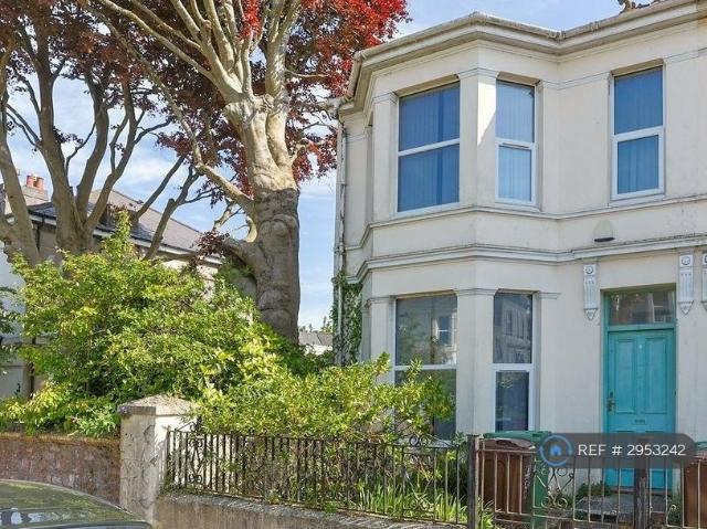 4 bedroom terraced house to rent