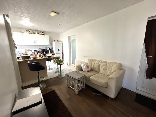 4 bedroom terraced house to rent