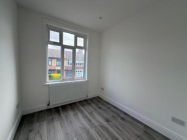 4 bedroom terraced house to rent
