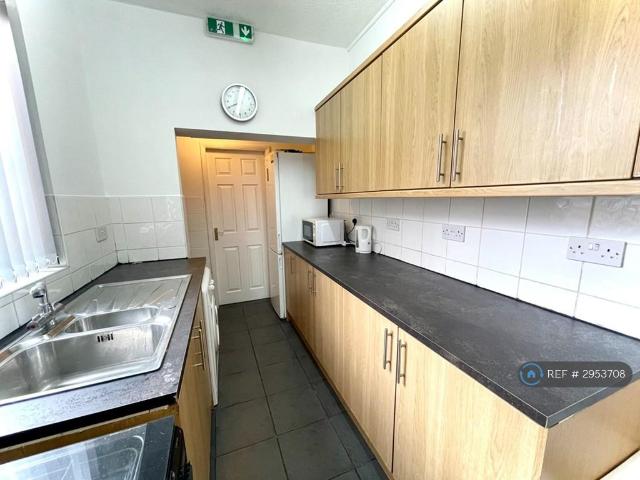 4 bedroom terraced house to rent
