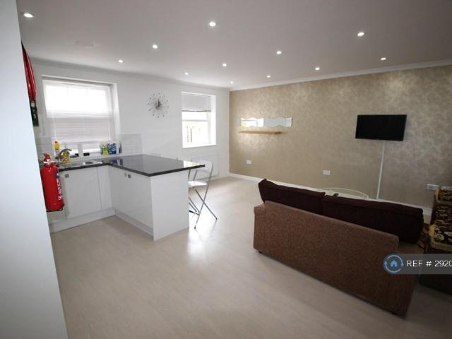4 bedroom terraced house to rent