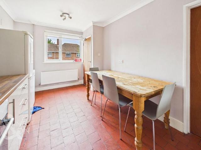 4 bedroom terraced house to rent