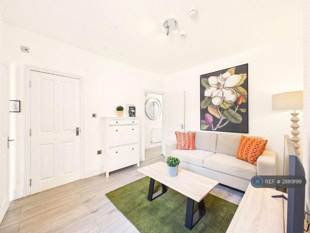 4 bedroom terraced house to rent