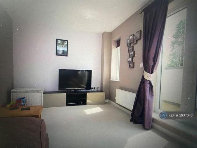 4 bedroom terraced house to rent